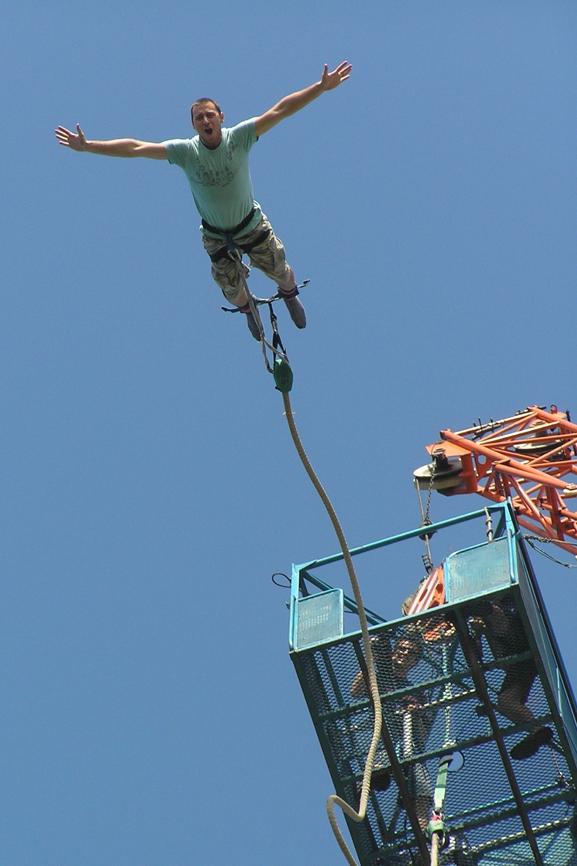 160ft Bungee Jump over the Lloyds Amphitheatre – Guesswhatidid