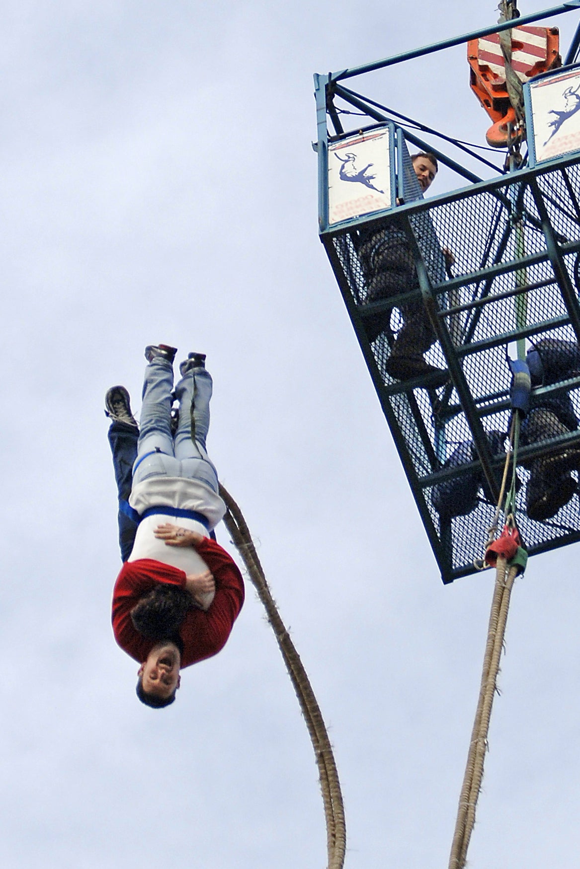 160ft Tandem Bungee Jump at the Riverside Museum – Guesswhatidid